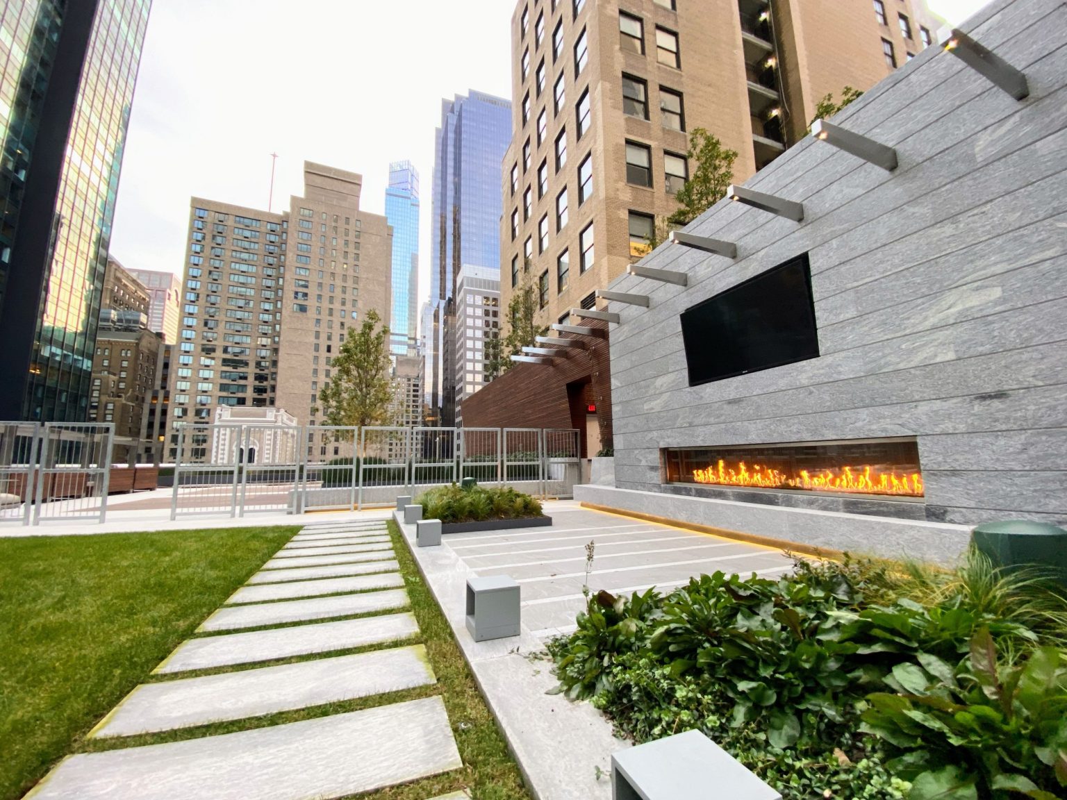 20 Outdoor Fireplace Ideas To Elevate Your Outdoor Space